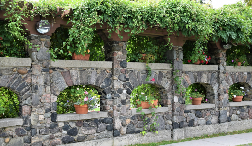 Muret de jardin : comment allier esthétique et durabilité dans son ...